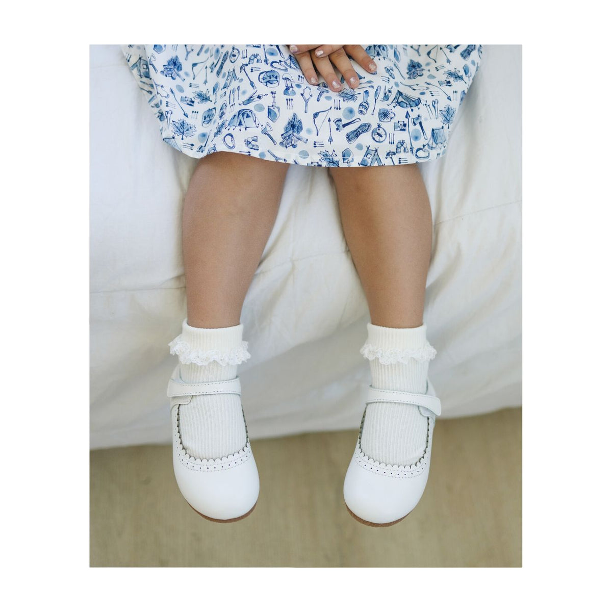 Lucille Scalloped Flat- White – Smock Candy